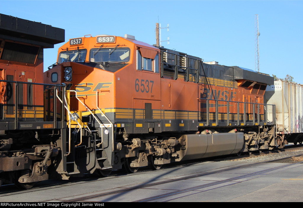 BNSF 6537